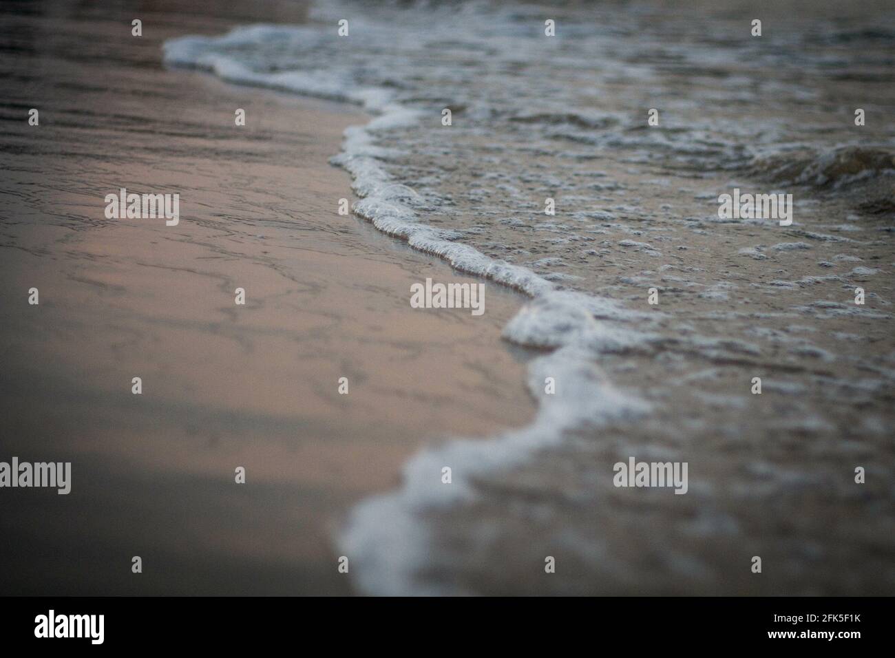 Deep ocean waves washing shore hi-res stock photography and images - Alamy