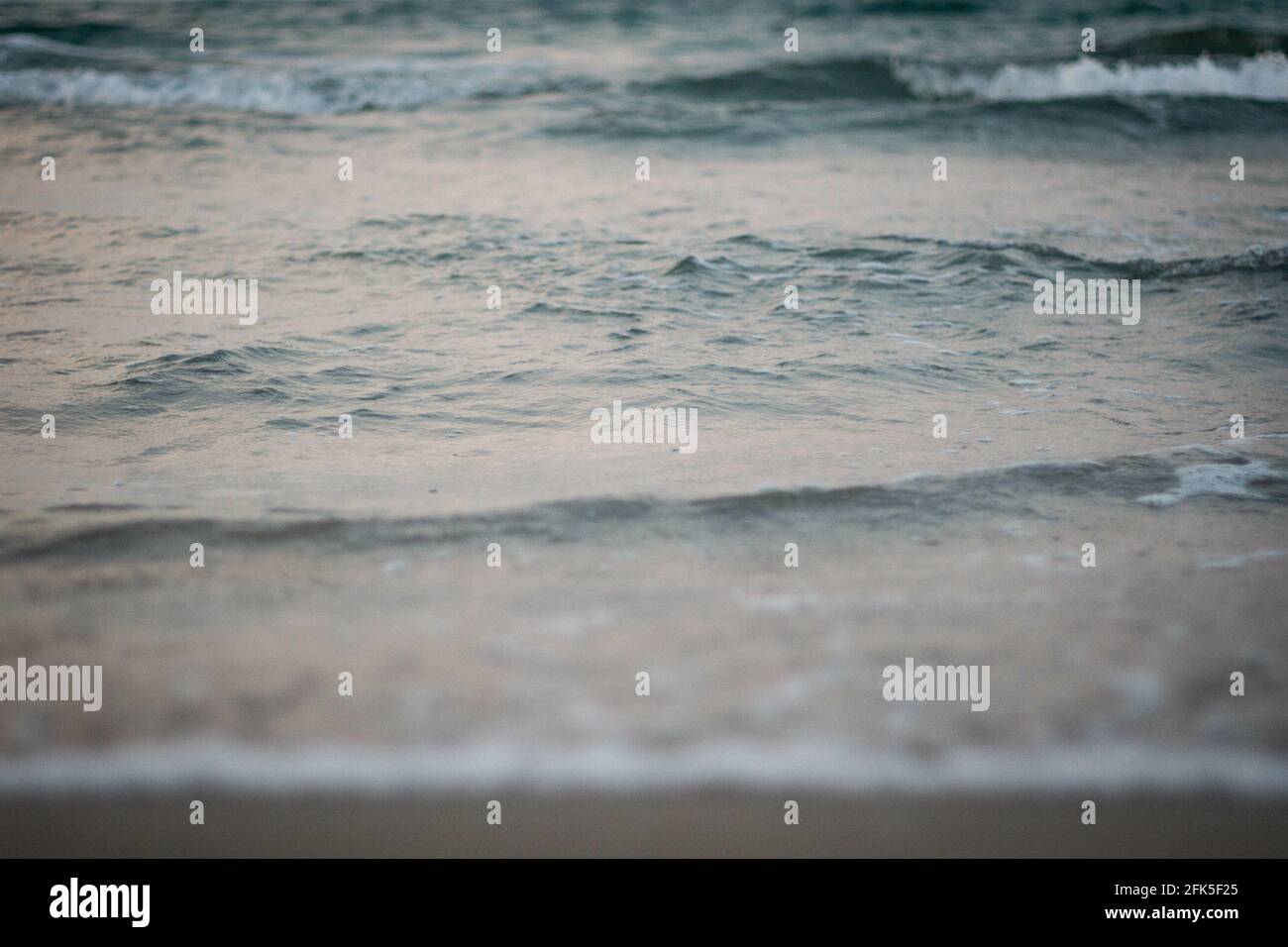 Deep ocean waves washing shore hi-res stock photography and images - Alamy
