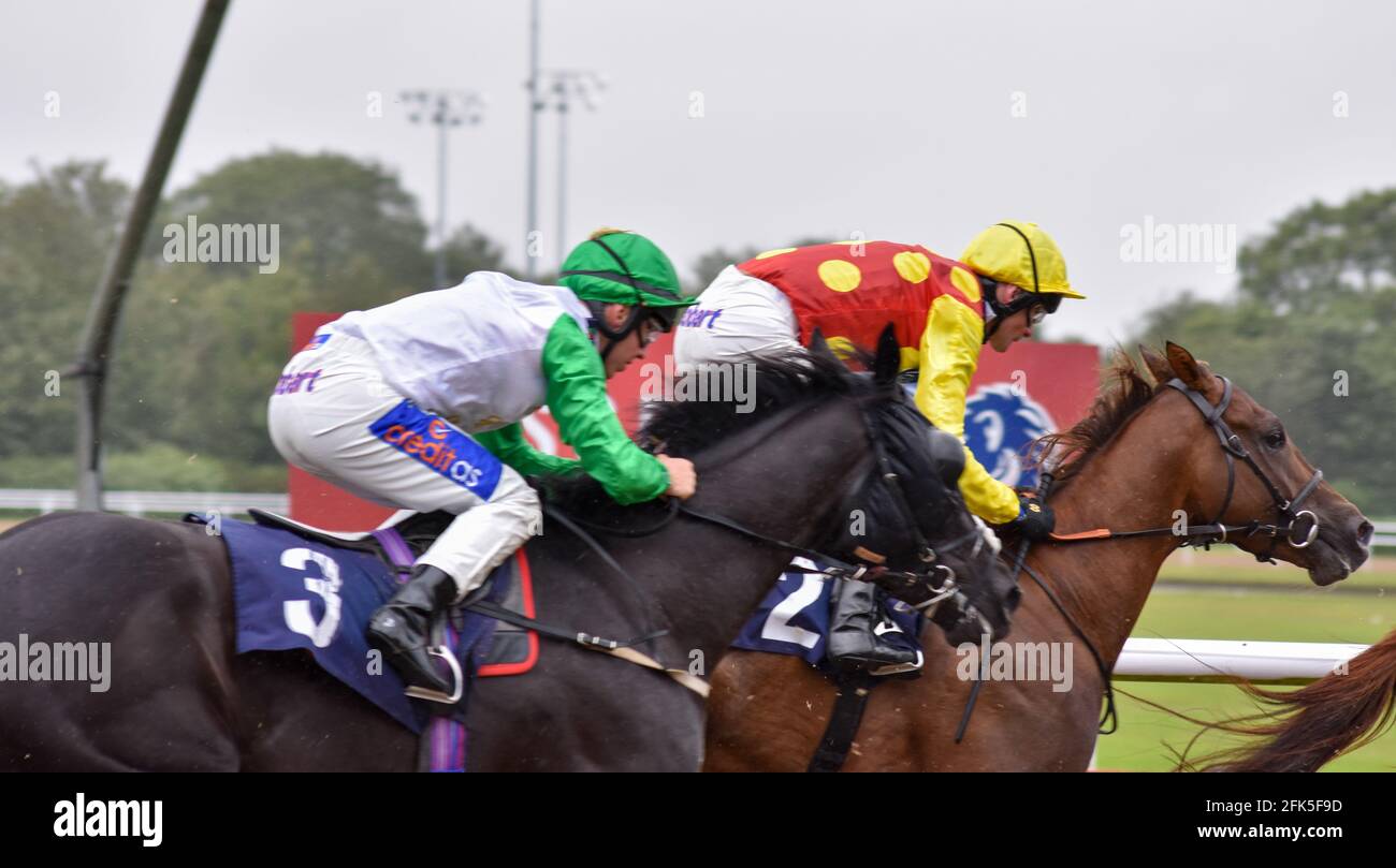 Wolverhampton racecourse hi-res stock photography and images - Alamy