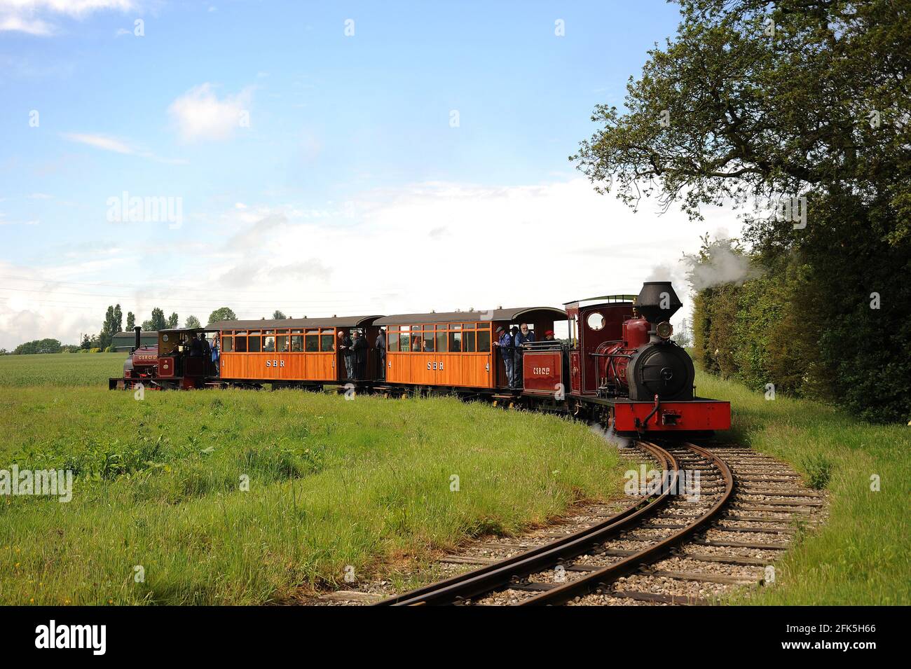 "CSR Co Ltd 19" leads its train around the balloon loop with "Fiji" at ...