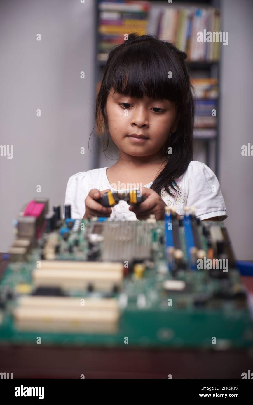 Indian girls science lab hi-res stock photography and images - Alamy