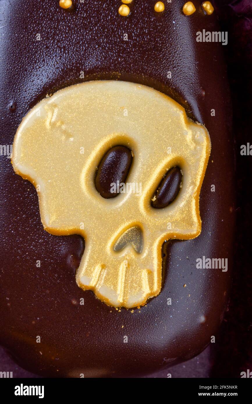 Chocolate skull for halloween party Stock Photo - Alamy
