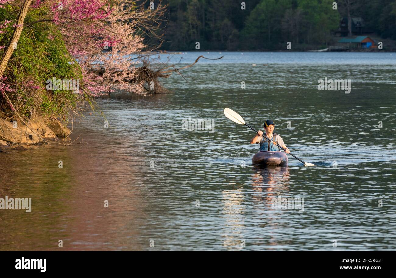 Man wearing pfd hi-res stock photography and images - Alamy
