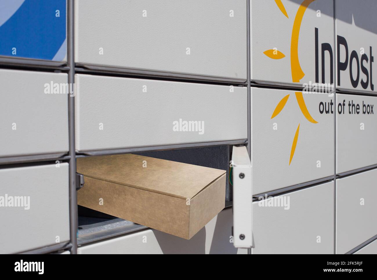 Open mailbox letter box receiving hi-res stock photography and images ...