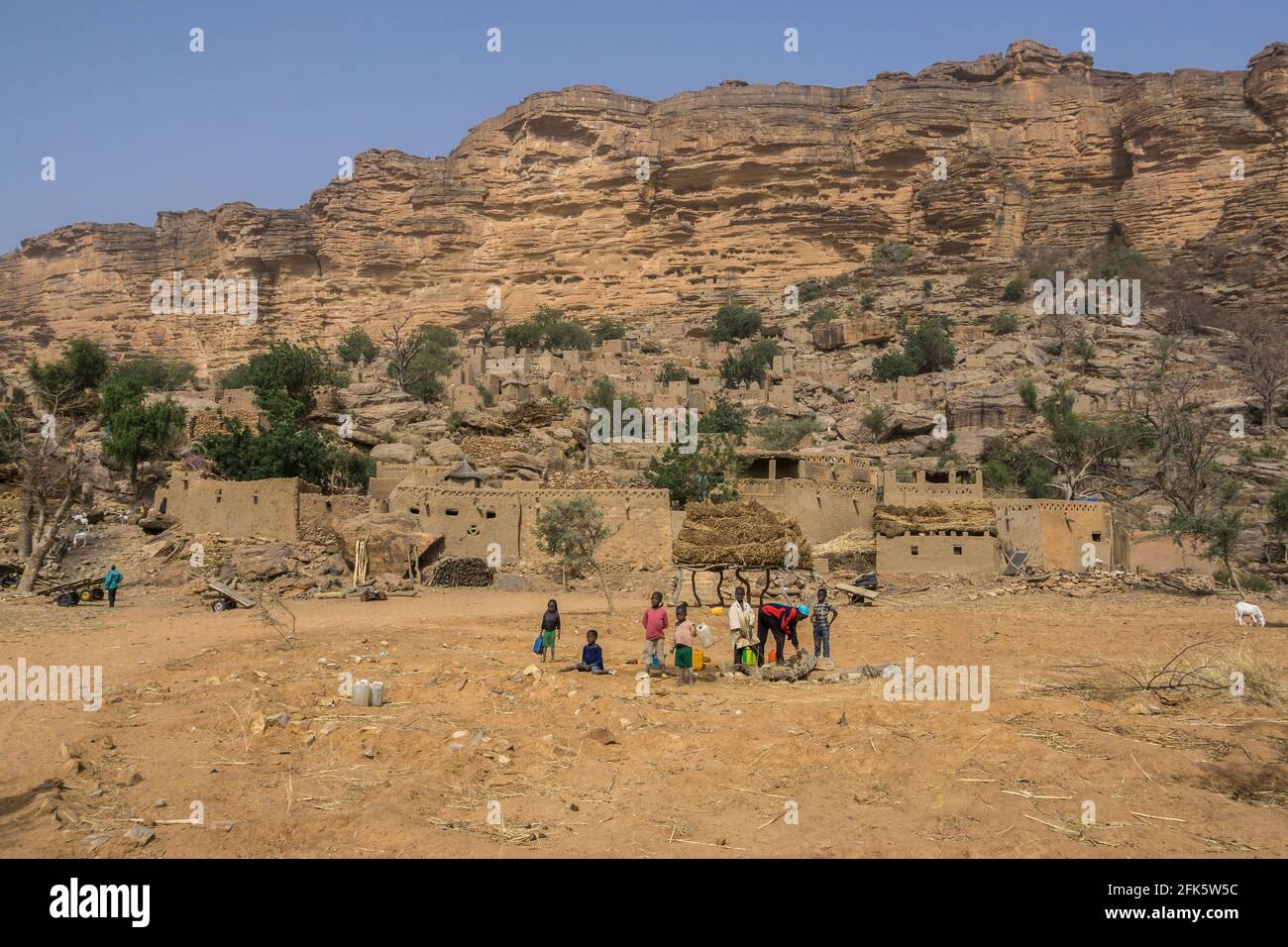 Village life rural mali hi-res stock photography and images - Alamy