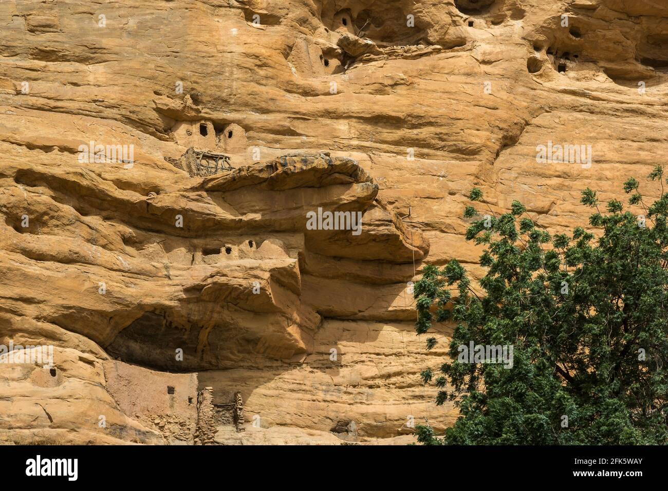 Abandoned cliff dwellings on the Bandiagara escarpment above Piri ...