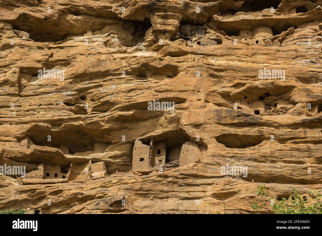 Abandoned cliff dwellings on the Bandiagara escarpment above Piri ...