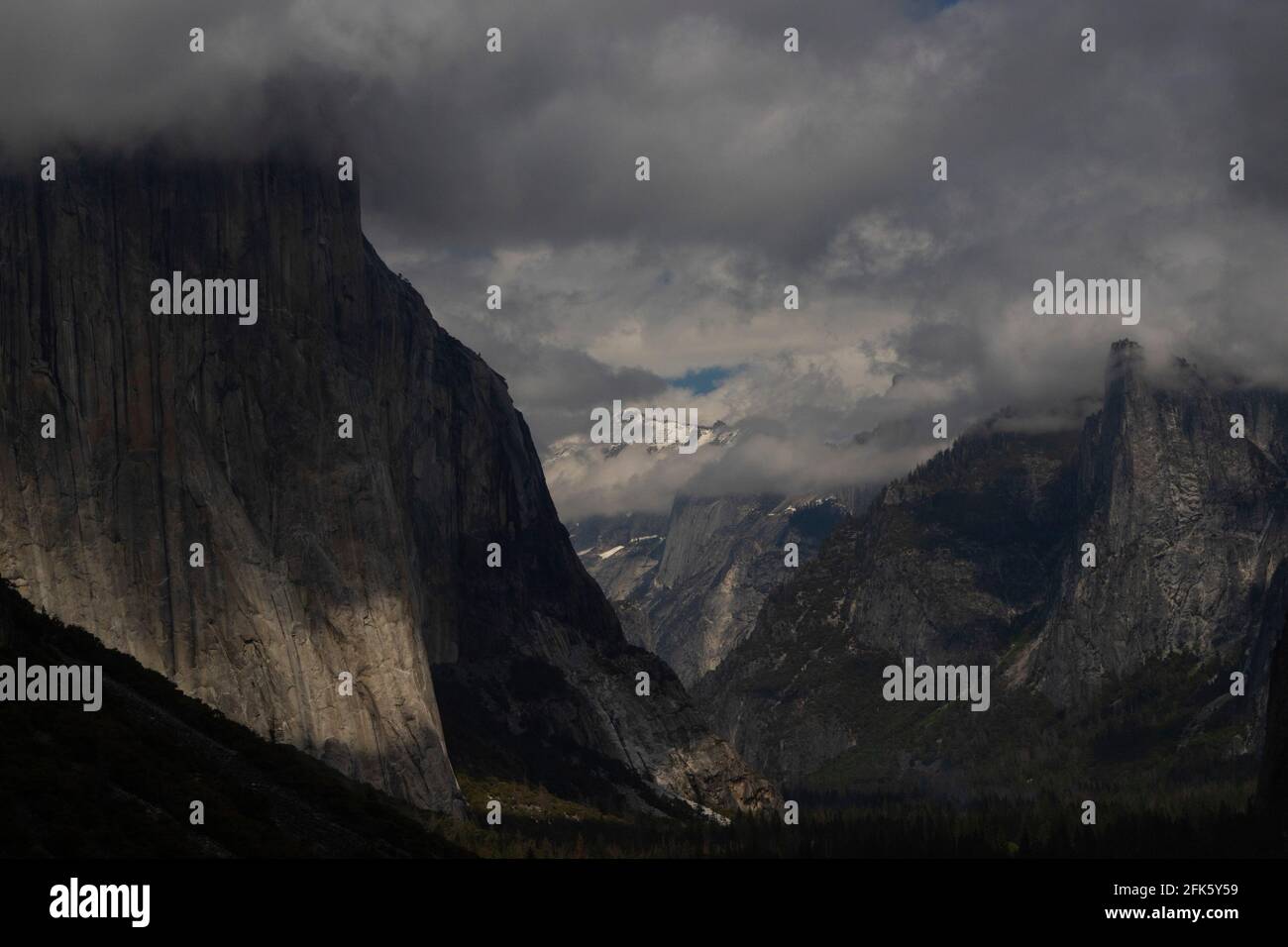 Cathedral rock yosemite national park hi-res stock photography and ...
