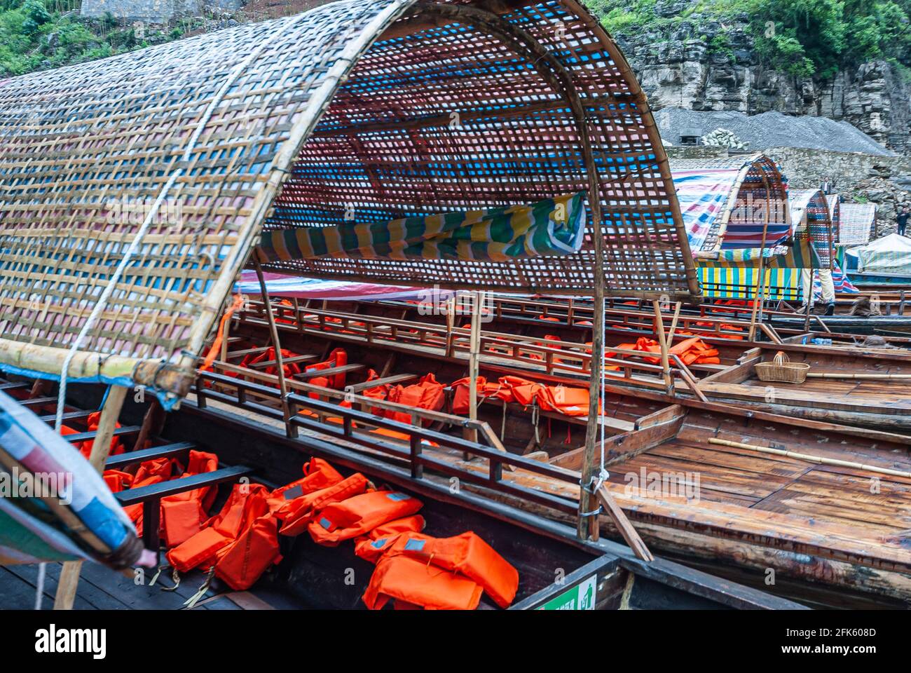 Sampan yangtze river china hi-res stock photography and images - Alamy
