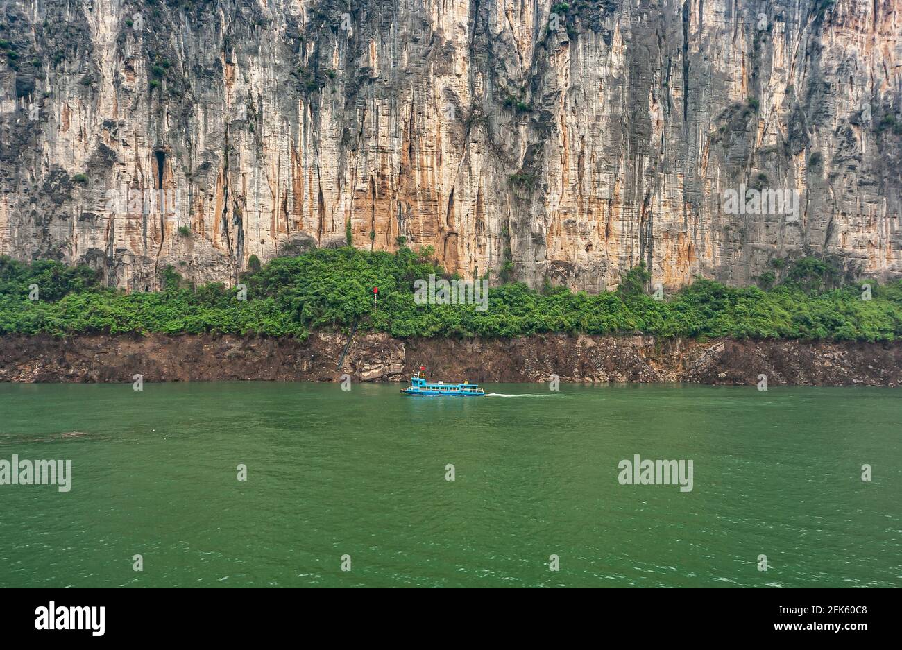Dragon gate gorge china hi-res stock photography and images - Alamy