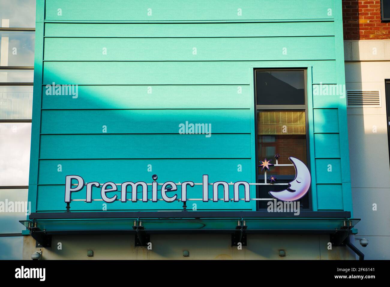 Premier inn moon logo hi-res stock photography and images - Alamy
