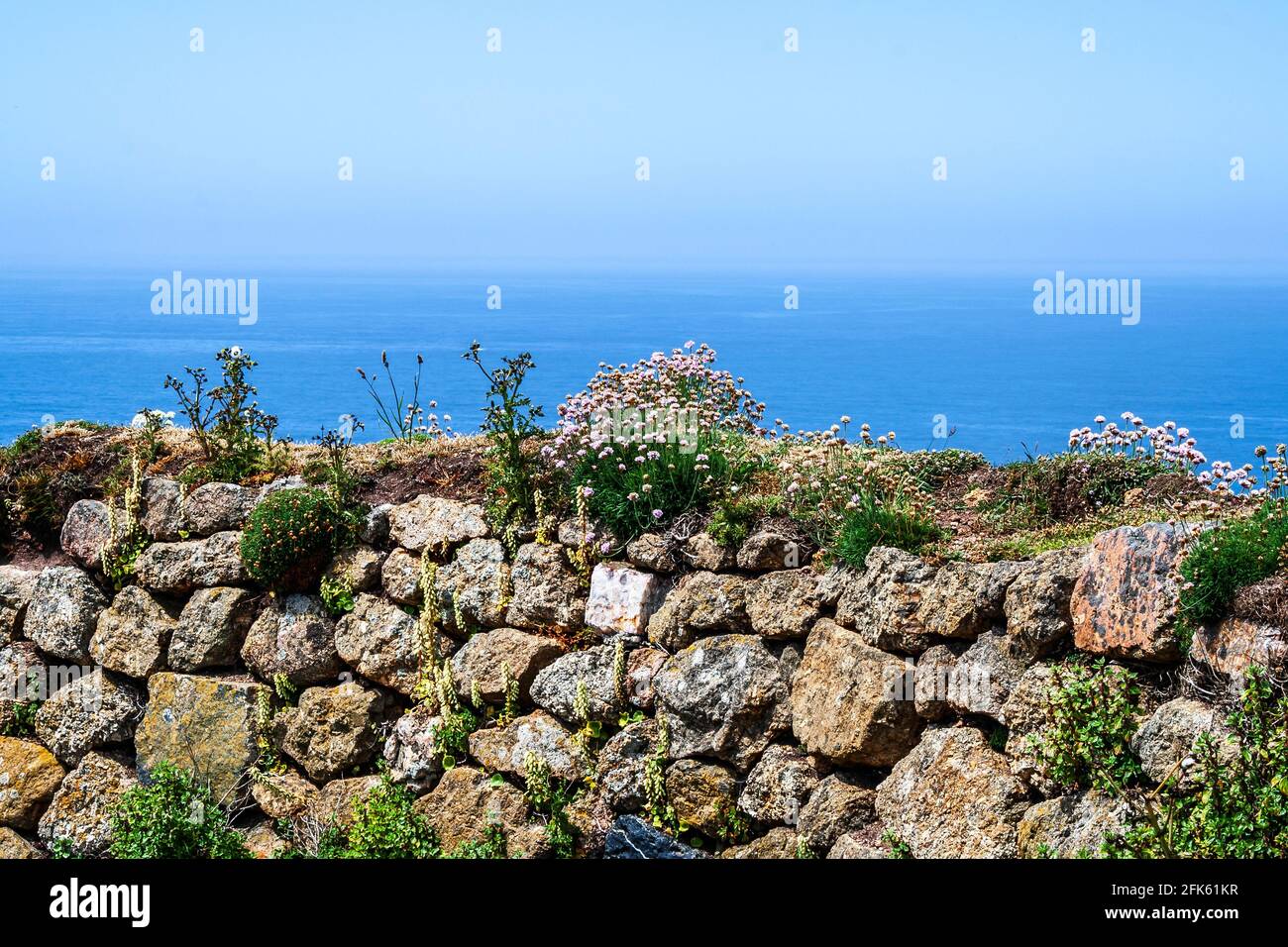 Sunny sky cornwall hi-res stock photography and images - Alamy
