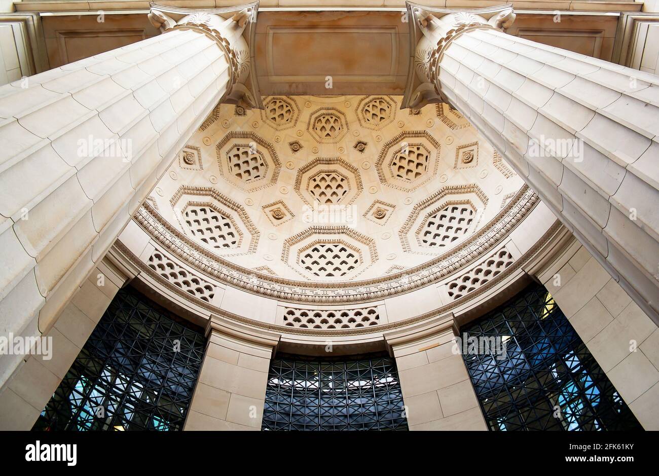 Kings college london university hi-res stock photography and images - Alamy