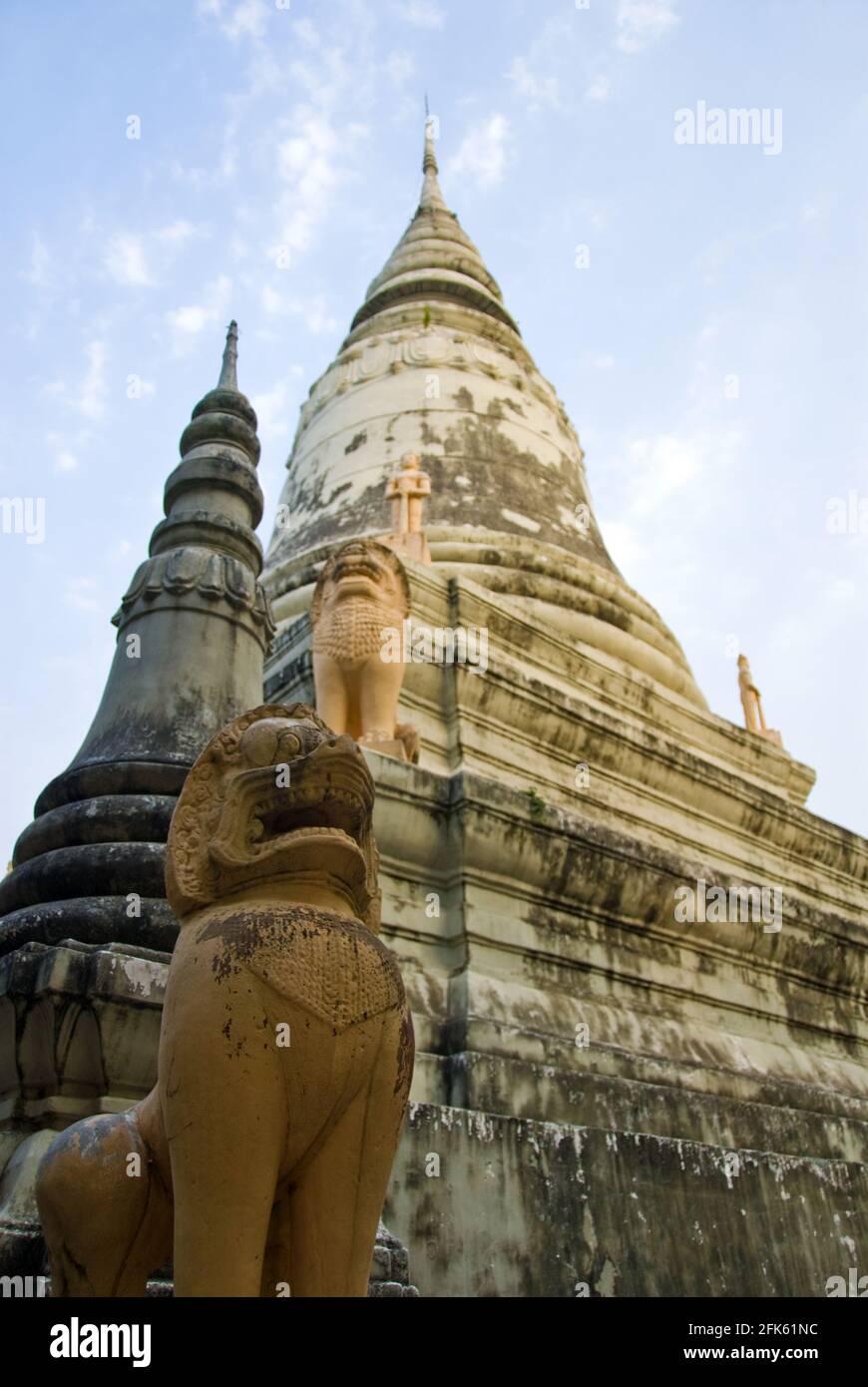 Lion statues at the main Stupa at Wat Phnom, Phnom Penh, Cambodia Stock ...