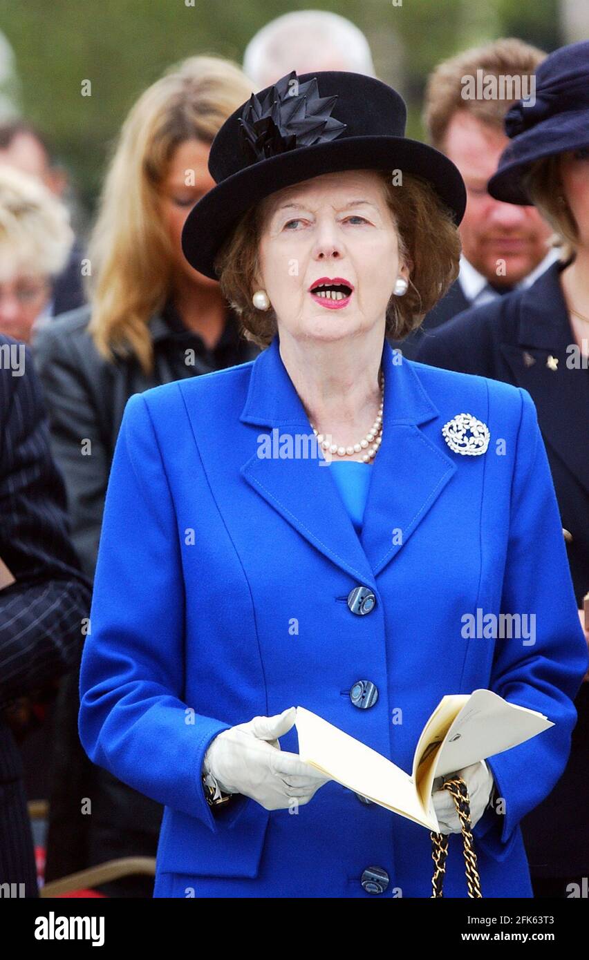 MARGARET THATCHER AT THE FALKLANDS MEMORIAL SERVICE, GOSPORT, HANTS PIC ...