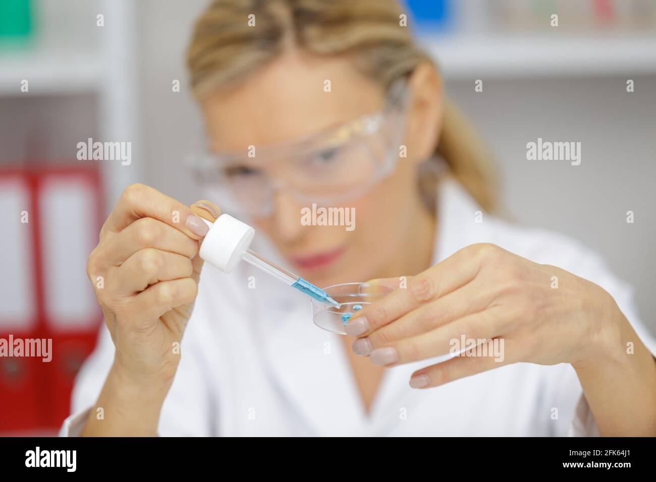 Measuring pipettes hi-res stock photography and images - Alamy