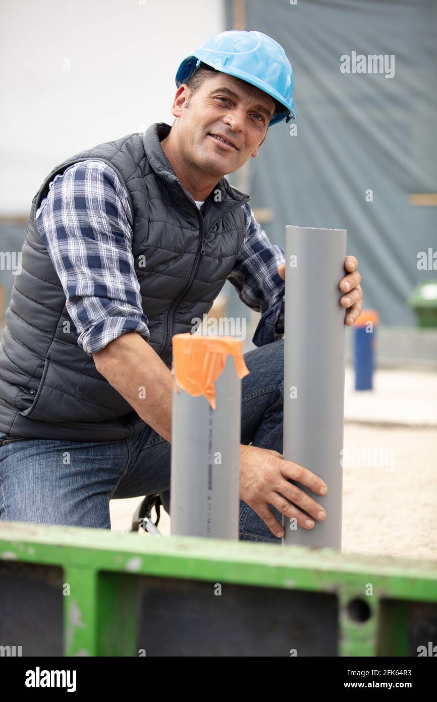 portrait of a mature construction worker outside Stock Photo - Alamy