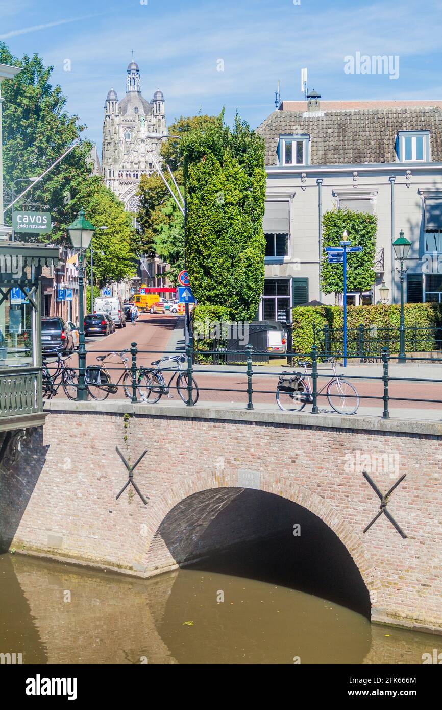 DEN BOSCH, NETHERLANDS - AUGUST 30, 2016: Bridge over a canal in Den ...