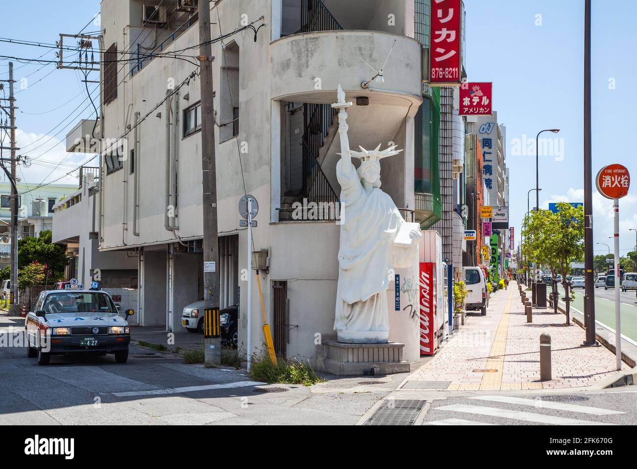 Okinawa statue hi-res stock photography and images - Alamy