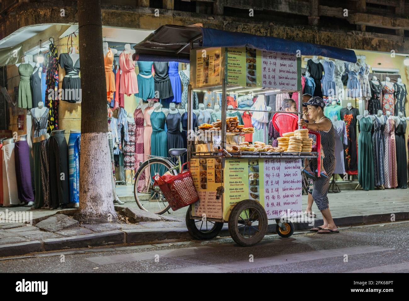 Vietnam food cart hi-res stock photography and images - Alamy