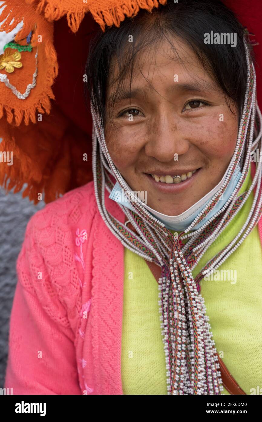 Andean women in traditional dress Stock Photo - Alamy