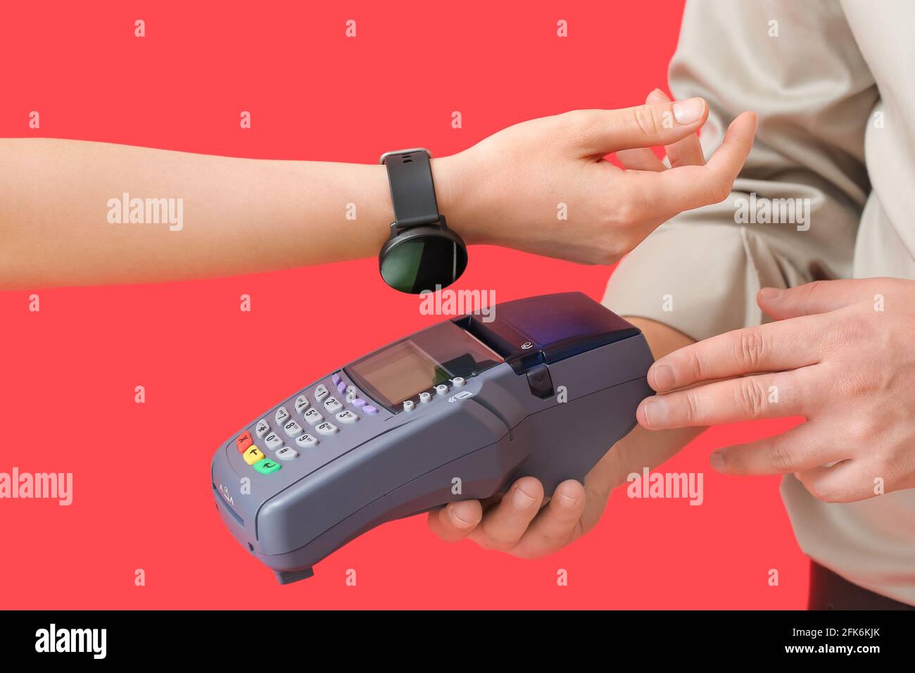 Smart watch store paying hi-res stock photography and images - Alamy