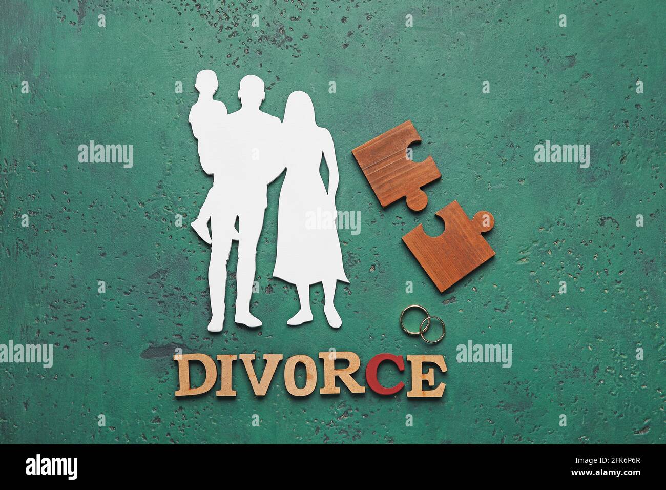 Composition with word DIVORCE on color background Stock Photo - Alamy