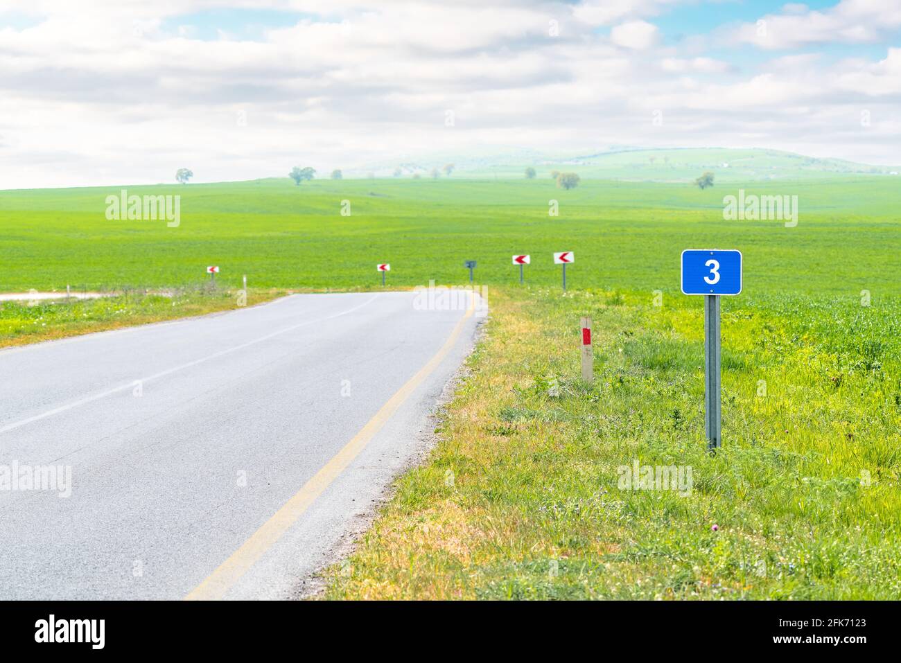 White distance markings hi-res stock photography and images - Alamy