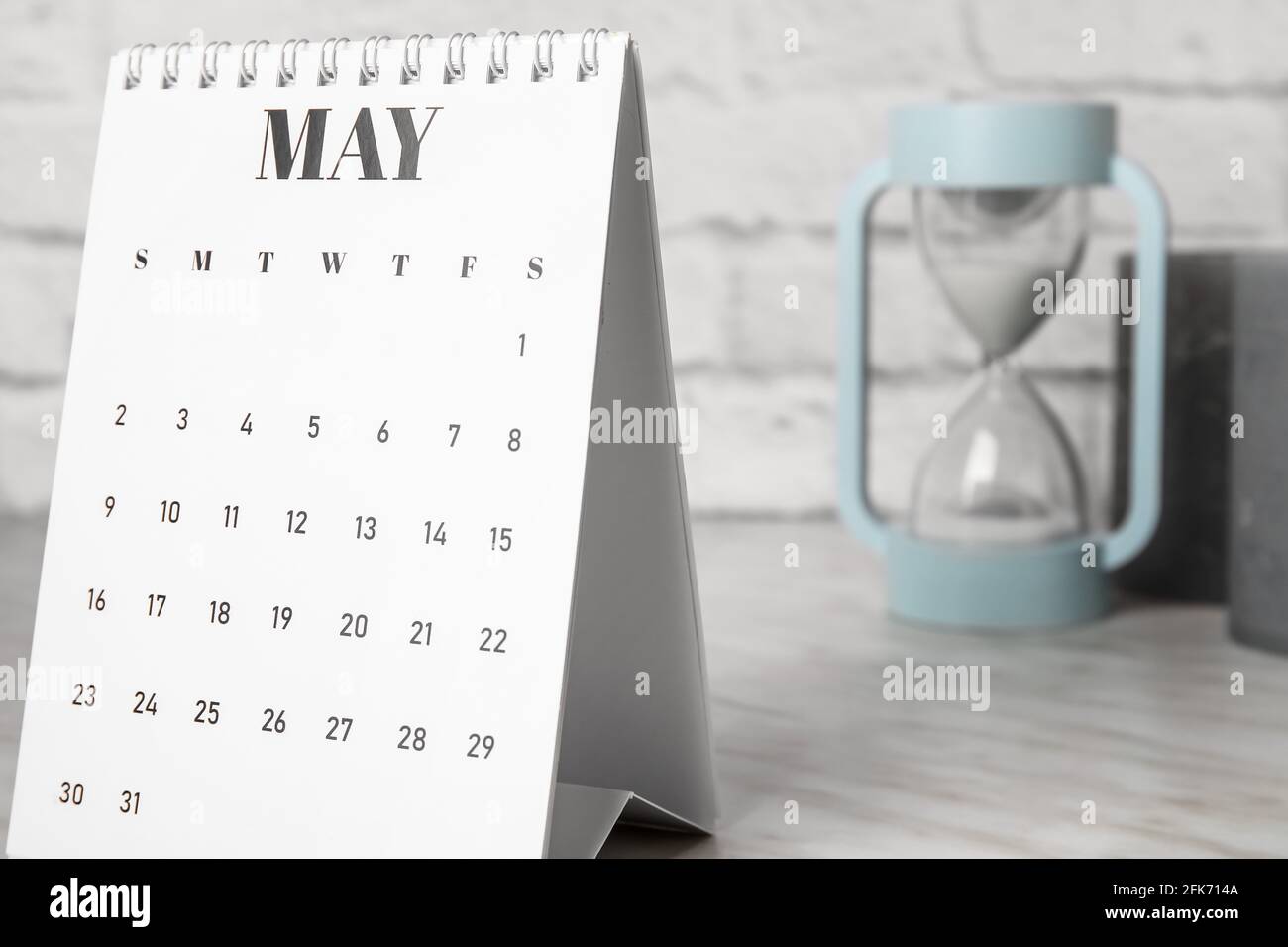 Flip paper calendar on table Stock Photo - Alamy
