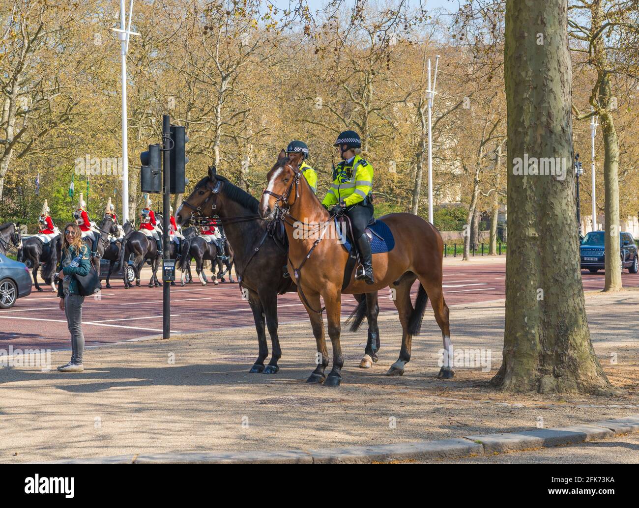 Mounted police woman on horseback hi-res stock photography and images ...