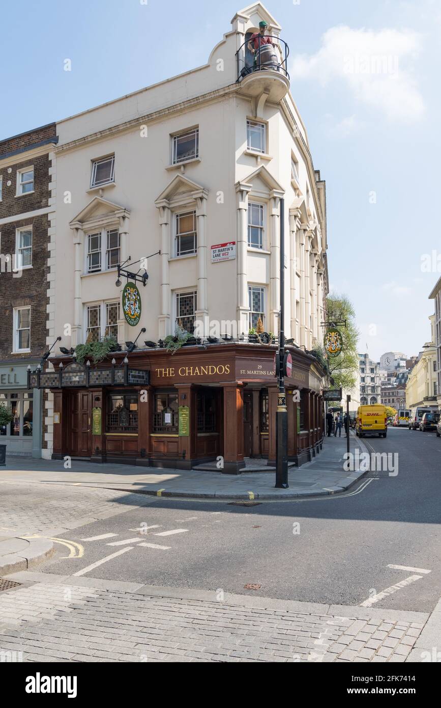 Exterior of the Chandos pub in St. Martin's Lane, London, England, UK ...