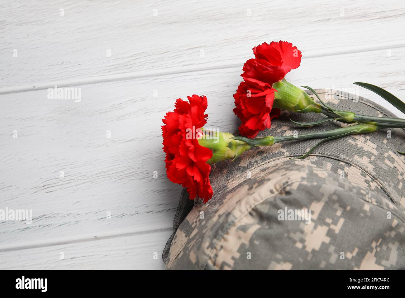Mourning military flowers hi-res stock photography and images - Alamy