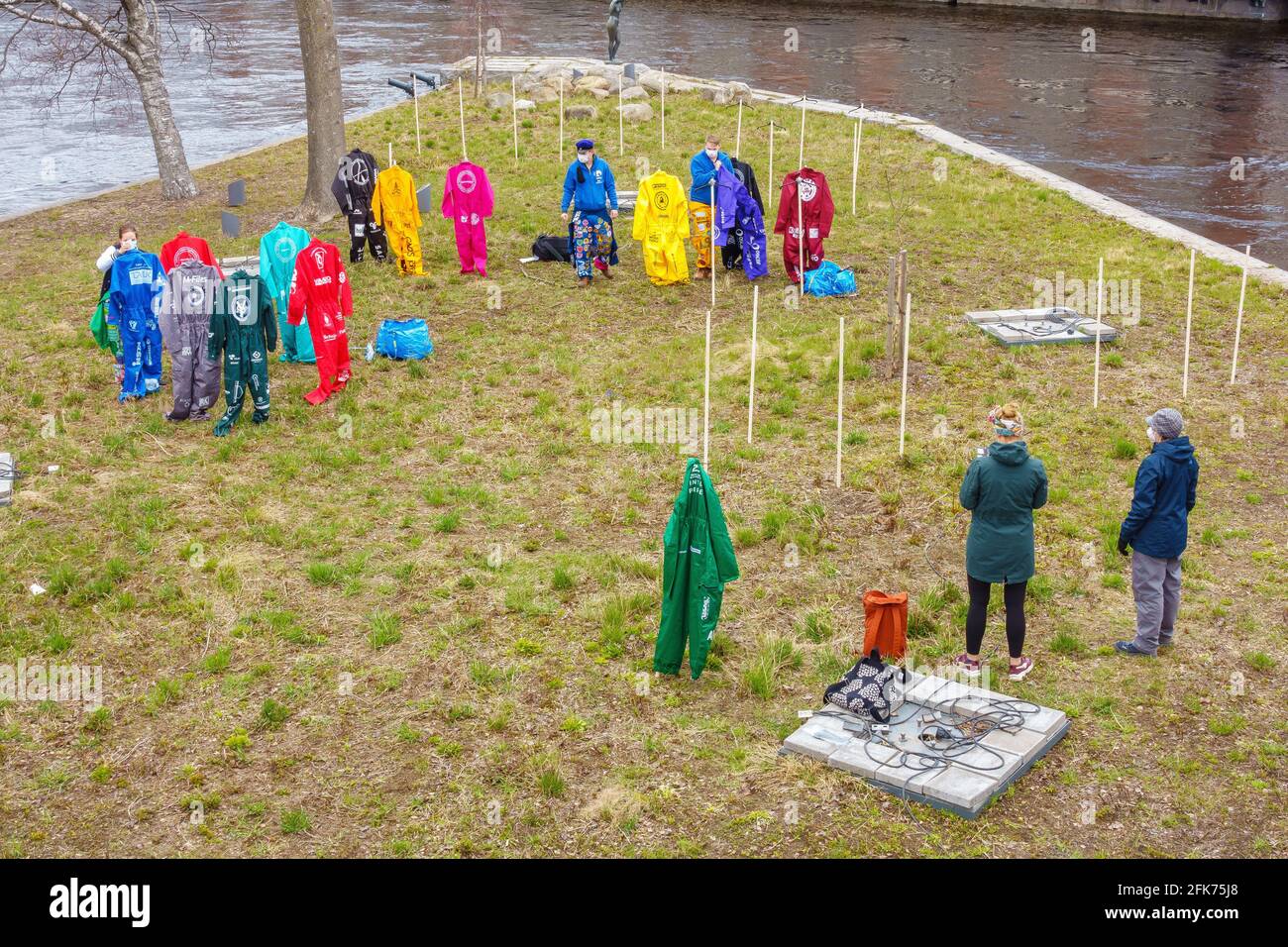 Installation of student´s overalls on Konsulinsaari island in Tampere ...