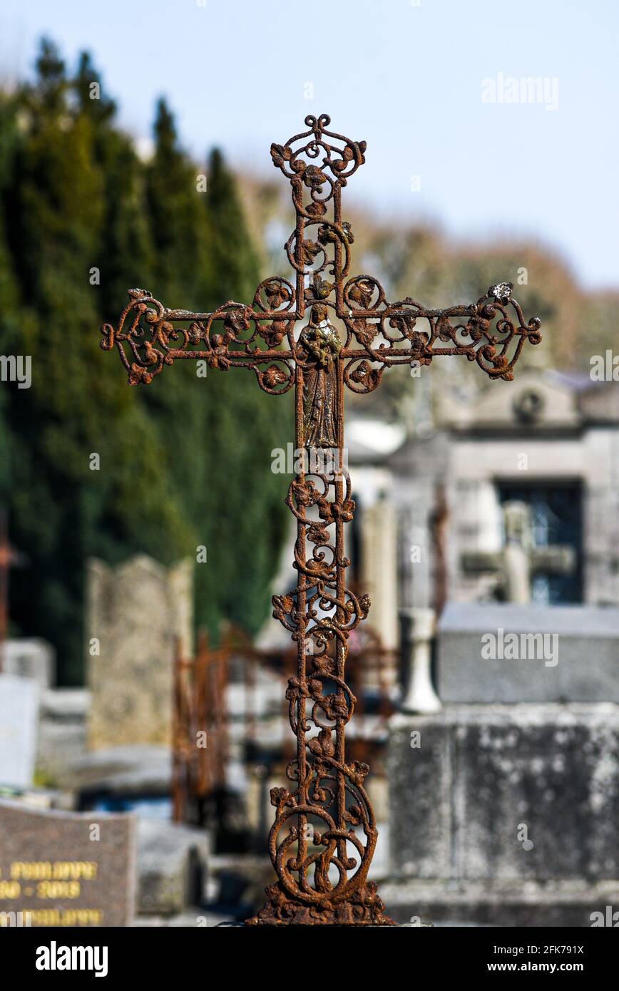 Rusted crucifix hi-res stock photography and images - Alamy