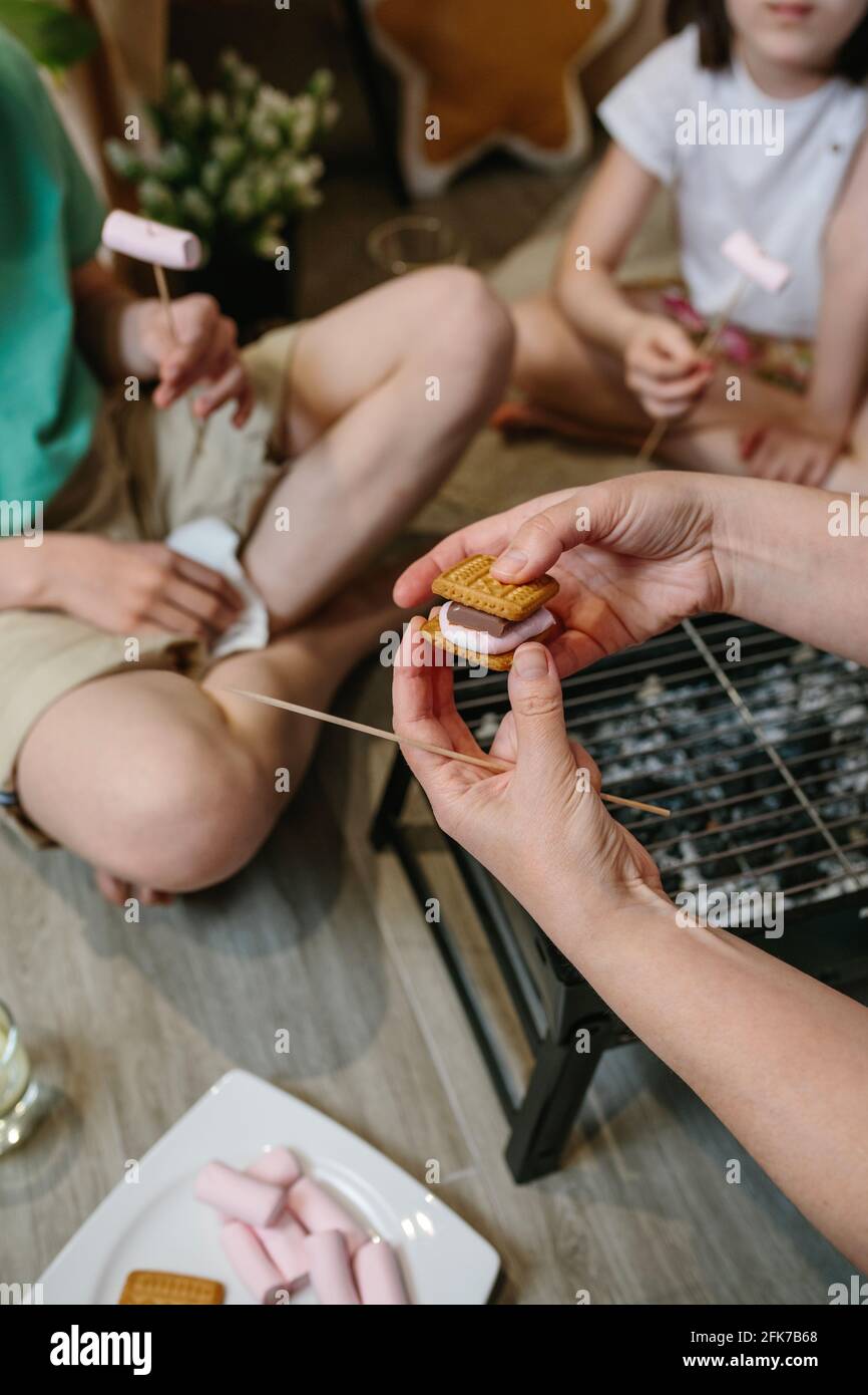 Boy making smore hi-res stock photography and images - Alamy