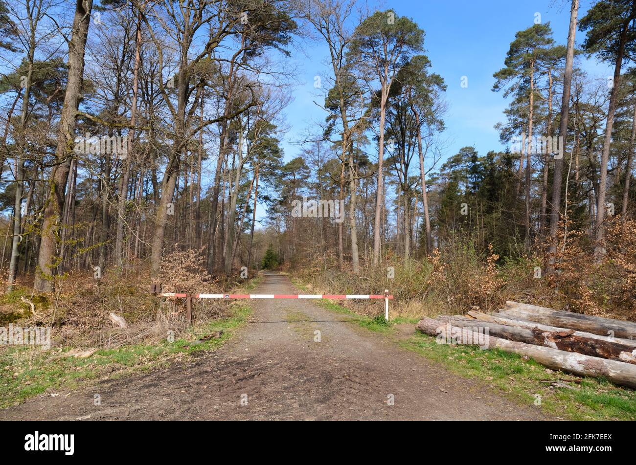 Barricade footpath barricade hi-res stock photography and images - Alamy