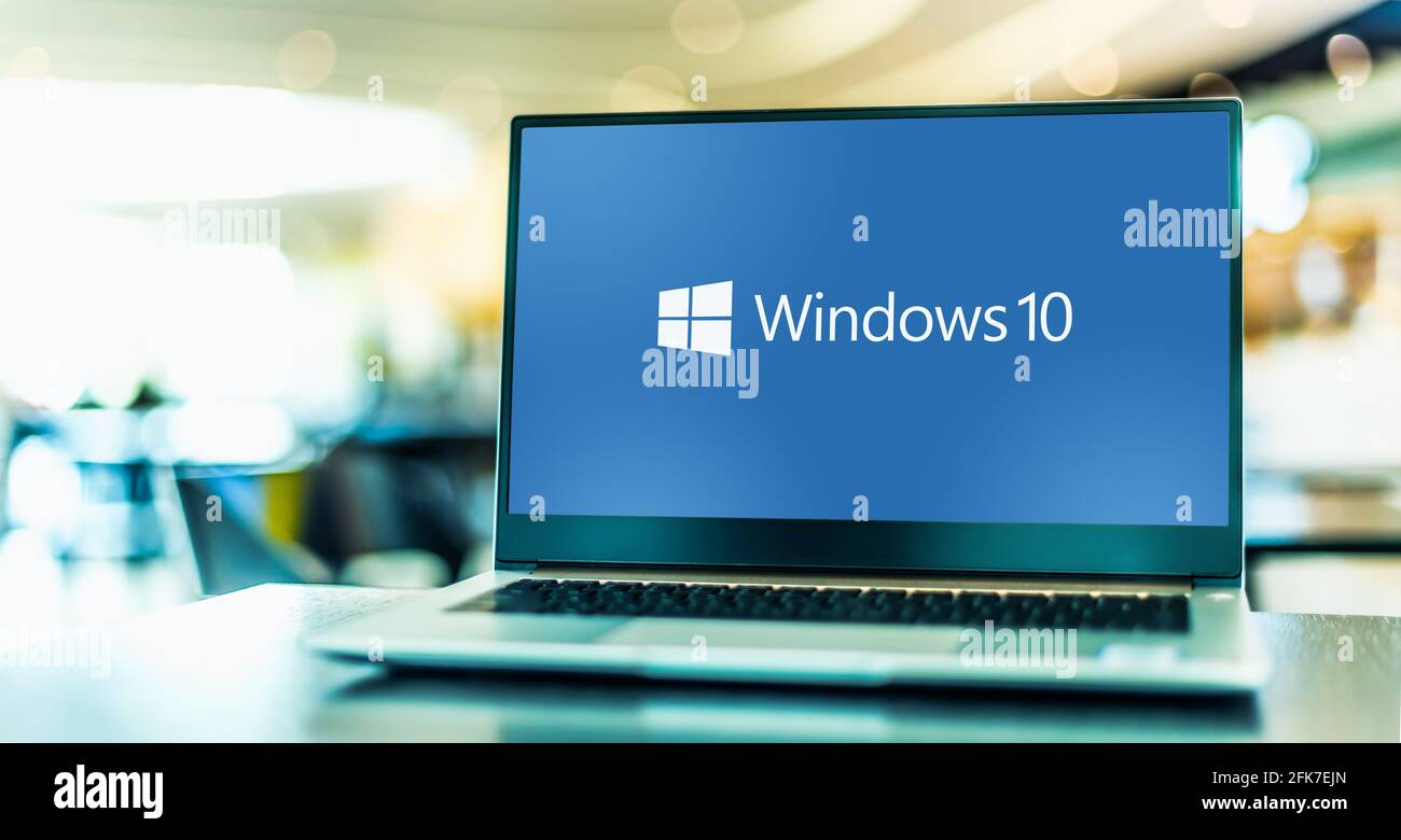Windows 10 operating system logo hi-res stock photography and images ...