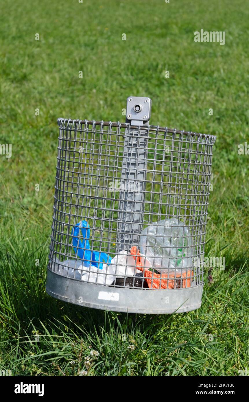 Waste in the countryside hi-res stock photography and images - Alamy