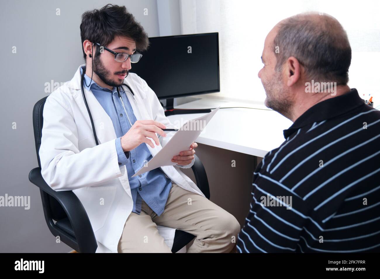 Hospital pen and paper hi-res stock photography and images - Alamy