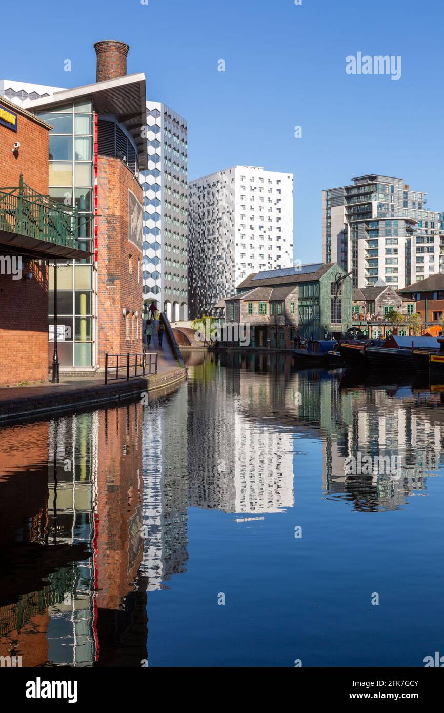 Canal side development hi-res stock photography and images - Alamy