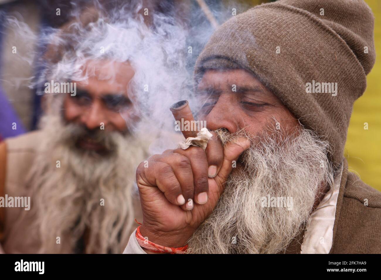 Yogi sadhu sadu baba hi-res stock photography and images - Alamy