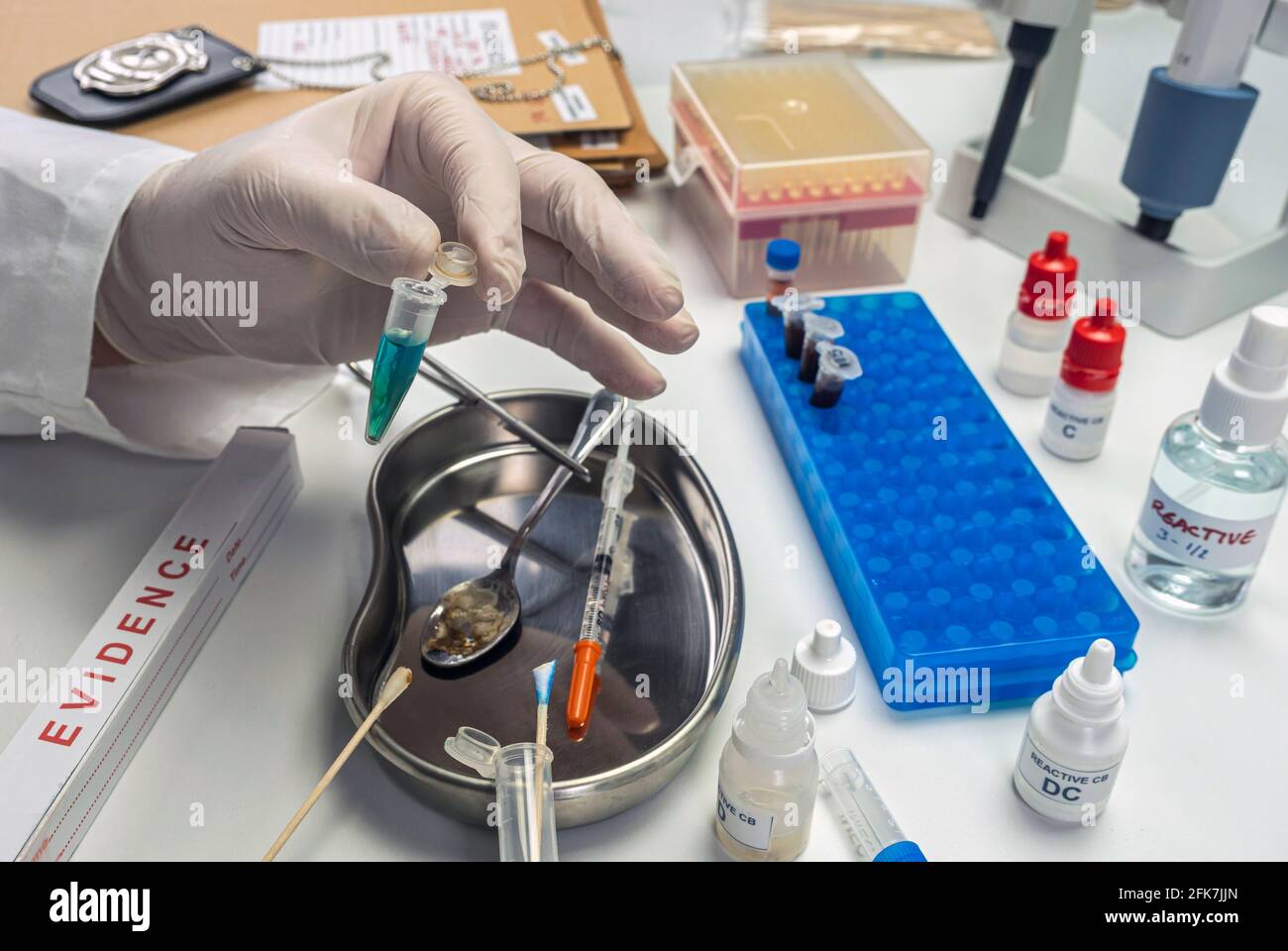 Crime lab hi-res stock photography and images - Alamy