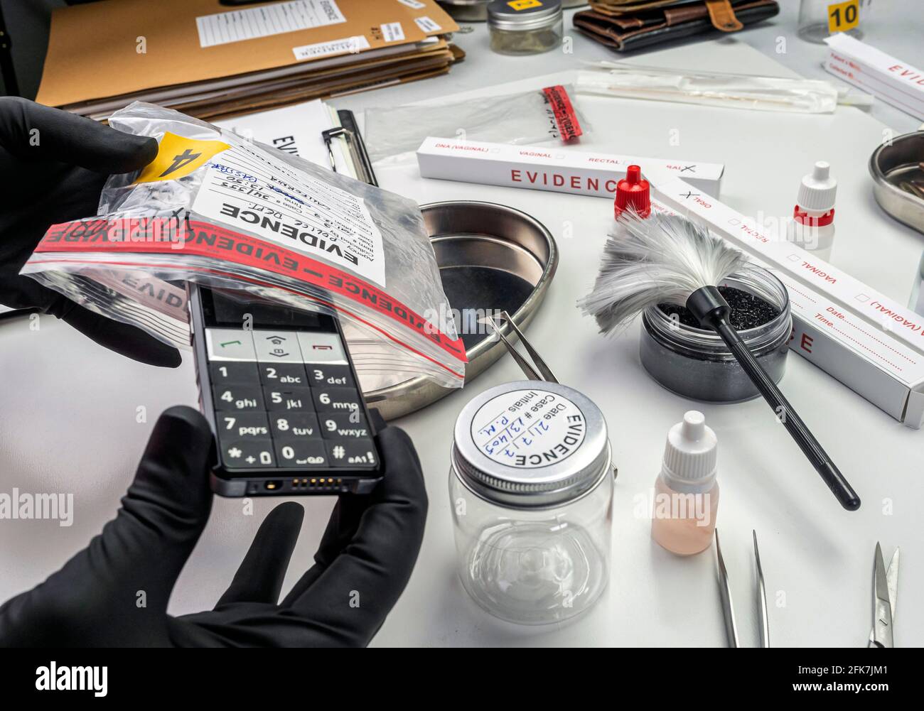 Forensic lab, forensic police take mobile from murder victim's evidence ...