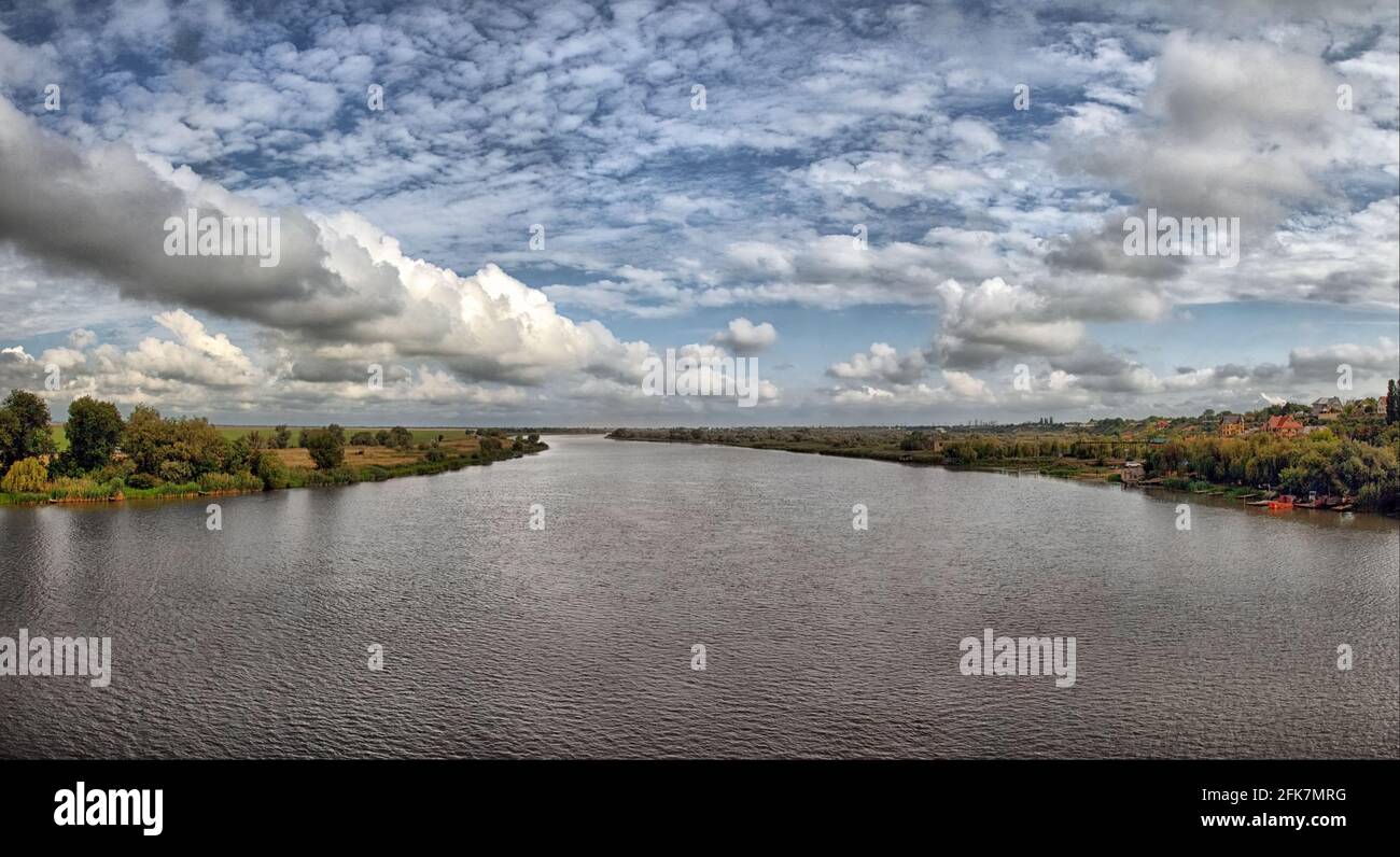 Beautiful nature river from height hi-res stock photography and images ...