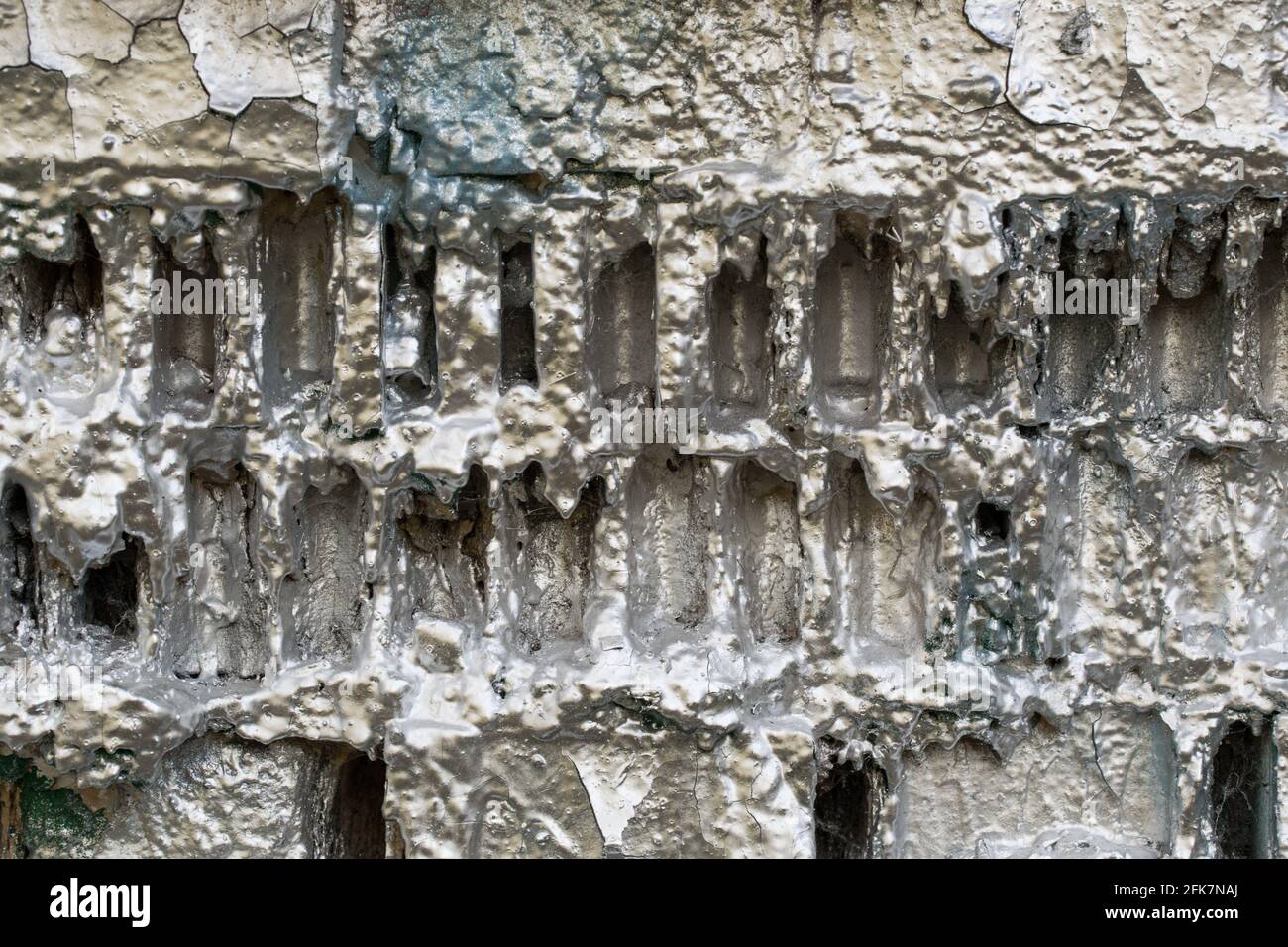 Silver brick wall hi-res stock photography and images - Alamy