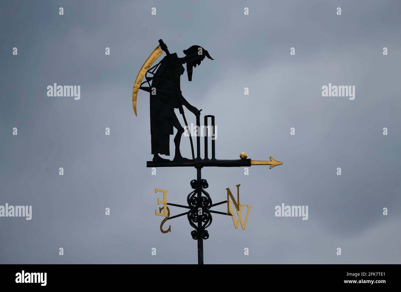 Old father time lords cricket hi-res stock photography and images - Alamy