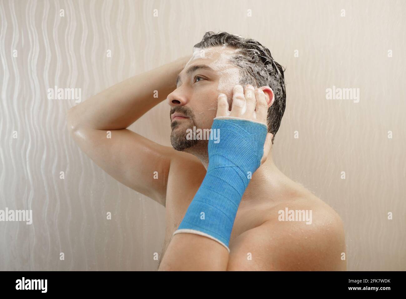 Man bandage head hi-res stock photography and images - Alamy