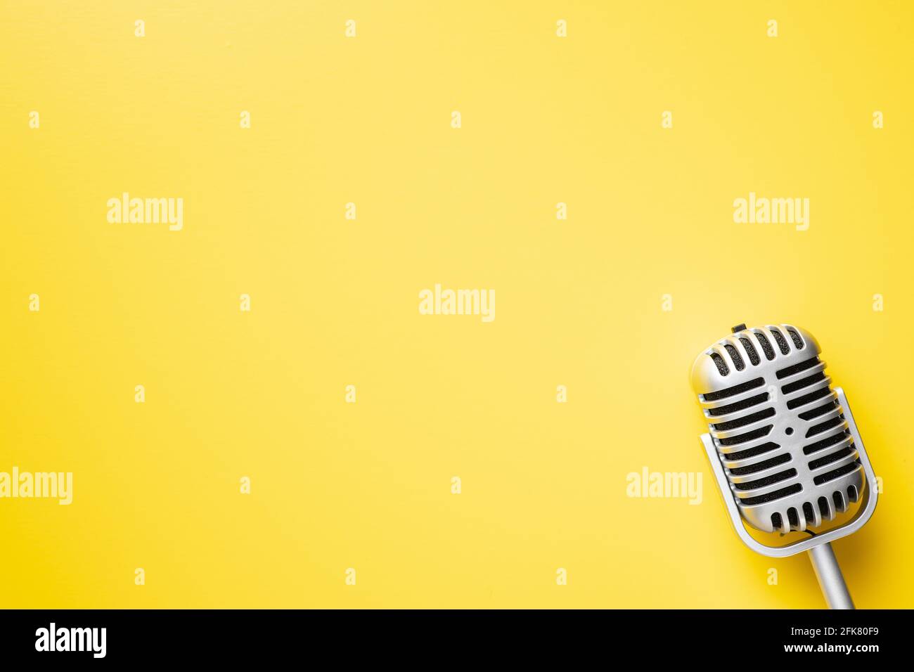 Yellow microphone hi-res stock photography and images - Alamy