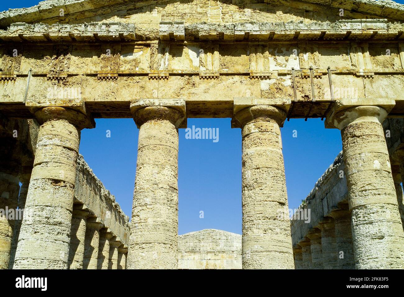 Frontispice architecture hi-res stock photography and images - Alamy