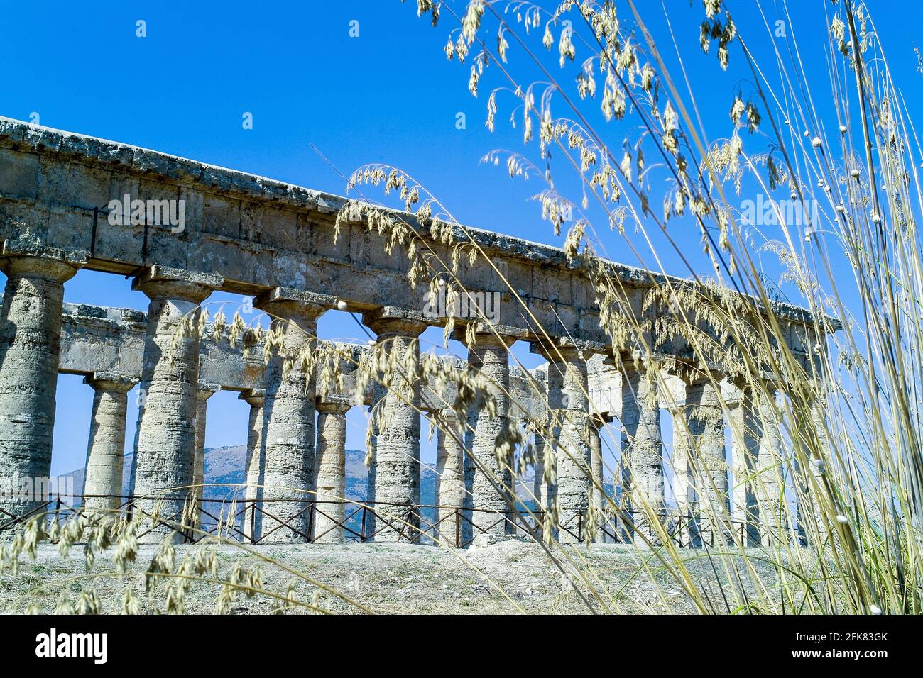 Frontispice architecture hi-res stock photography and images - Alamy